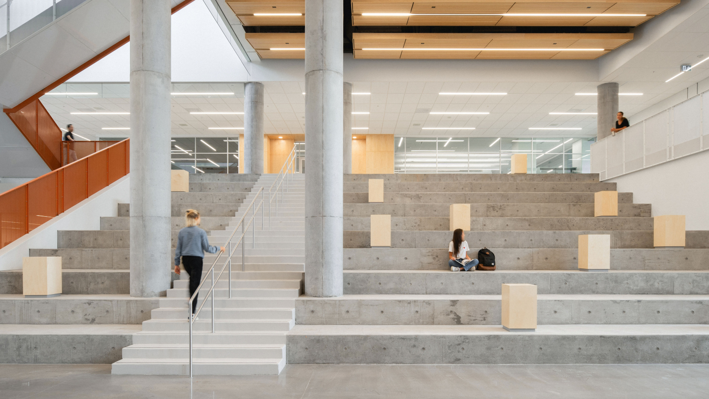 Aux Mille-Voix High School - NEUF architect(e)s